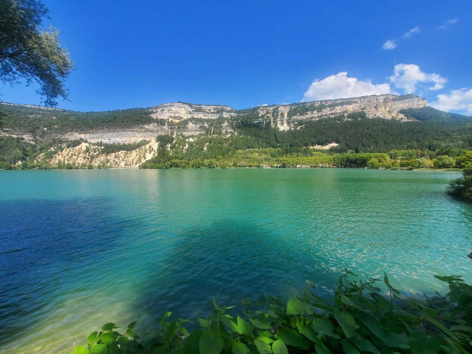 Balade - Tour du lac de Nantua à Nantua dans l'Ain - Haut-Bugey Tourisme